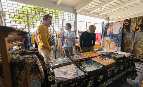 She Radio FM - Informasi